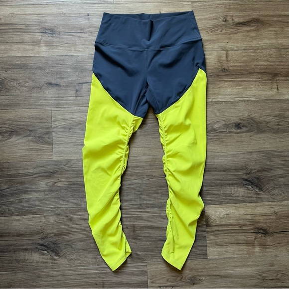 ZYIA | Pants & Jumpsuits | Zyia Active Storm Parallel Luxe Hi Rise 78 Leggings Women 68 Gray ...